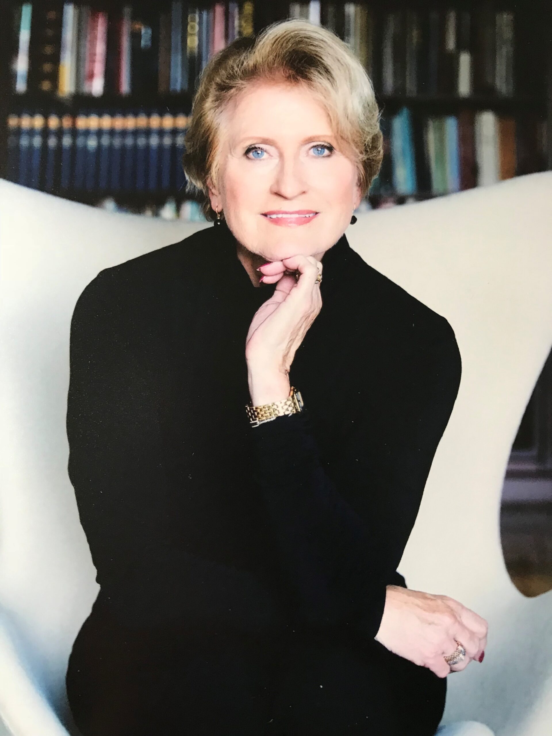 Karin Salling indvier mikrobryggeri til stort Skt. Hans-event på Lindegaarden, Svejstrup - Byens Nyt